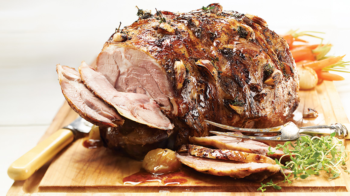 Gigot d'agneau rôti et ragoût de haricots blancs de Stefano Faita ...